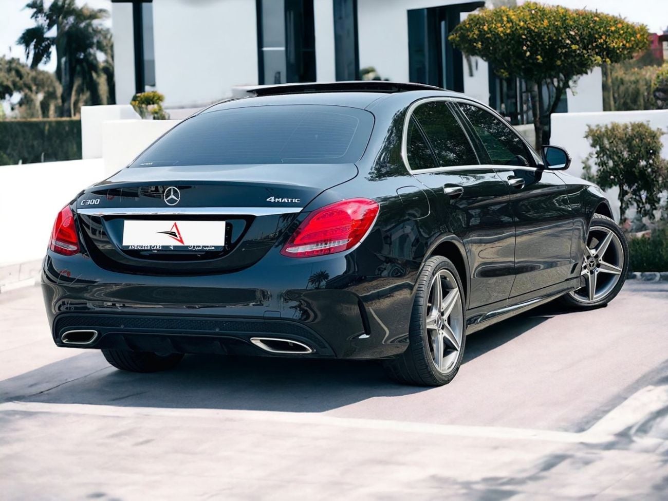 مستعملة مرسيدس بنز C 300 سبورت 2018 للبيع في دبي - 768509