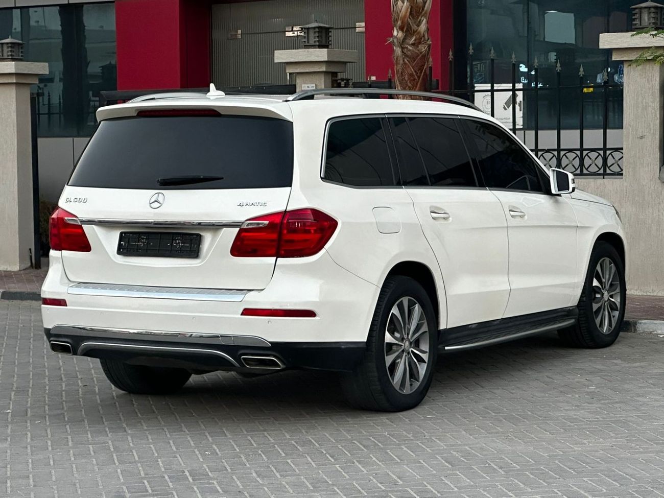 Used Mercedes-Benz GL 500 2015 for sale in Dubai - 743923
