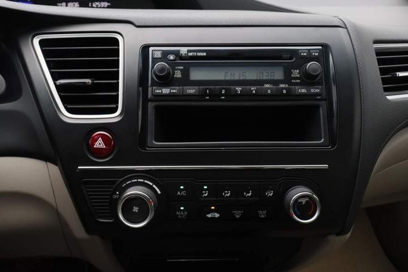 Used Honda Civic LXI 1.8 2015 for sale in Dubai - 610921
