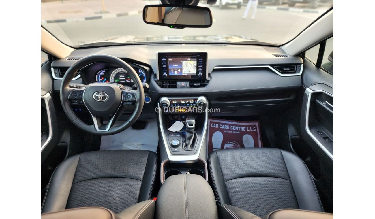 Used Toyota RAV4 2021 for sale in Dubai - 754582