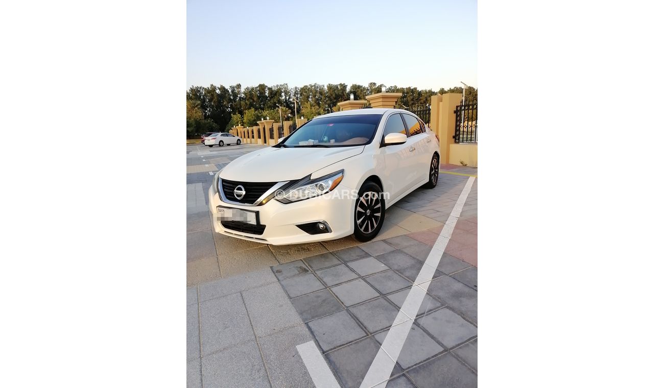 Used Nissan Altima Sv 2017 for sale in Dubai - 609423