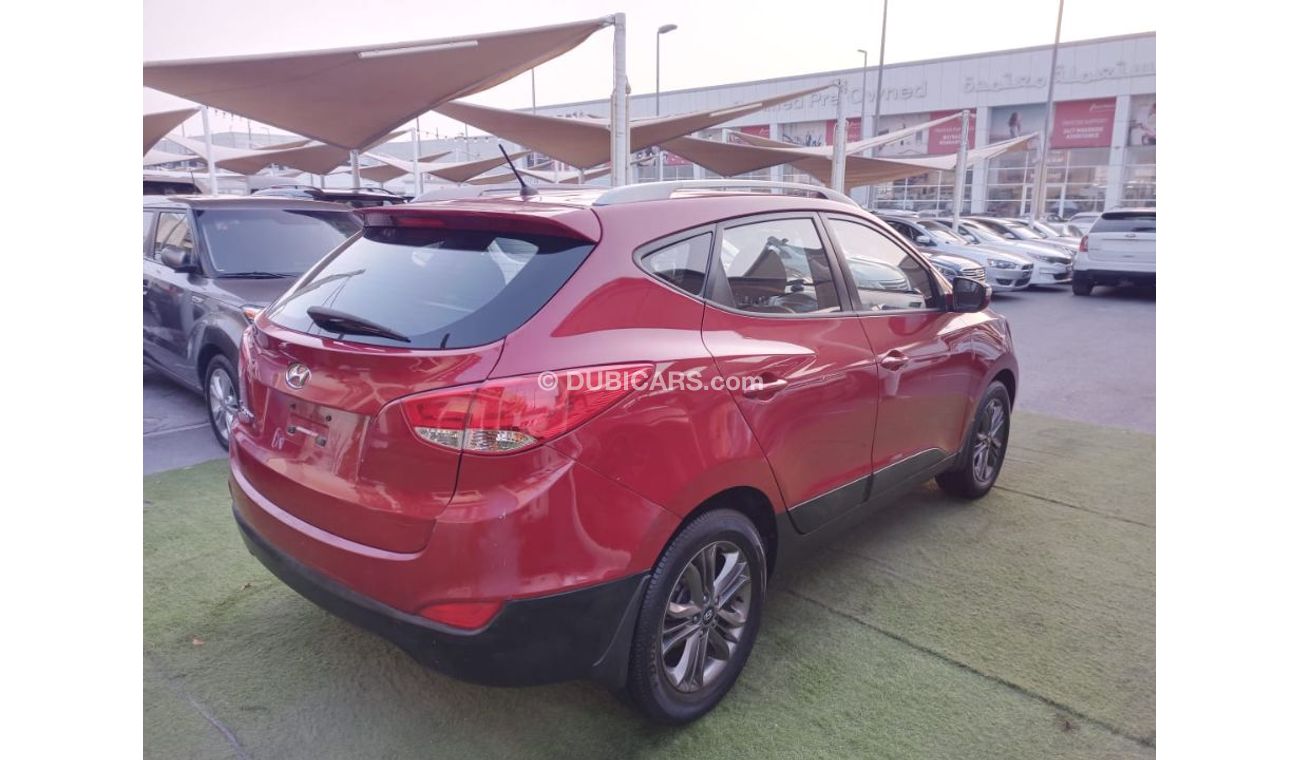 Used Hyundai Tucson 2015 for sale in Sharjah - 633890