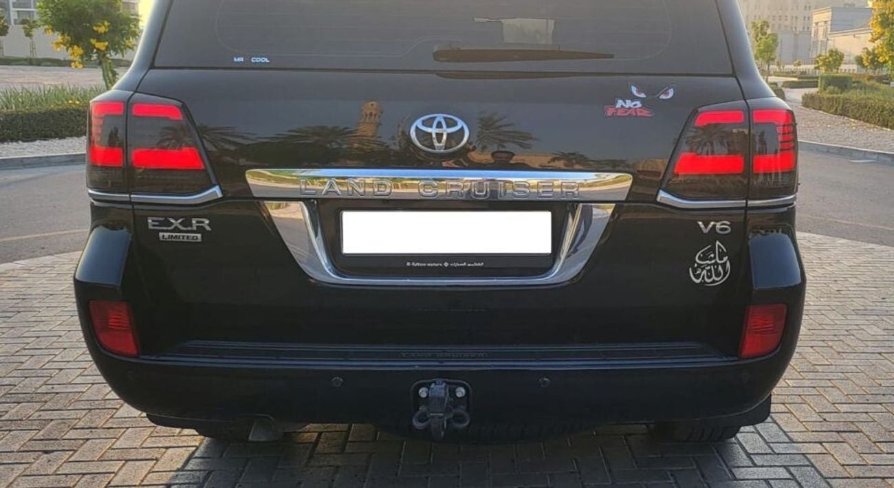 مستعملة تويوتا لاند كروزر EXR 4.0L 4WD 2012 للبيع في دبي - 802372