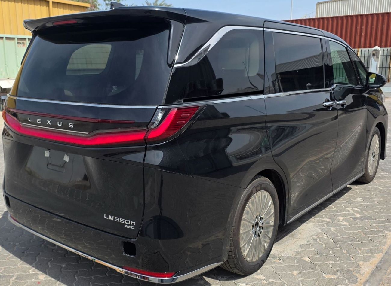 New Lexus LM 350h LM350H VIP 4-Seater 2026 for sale in Dubai - 802093