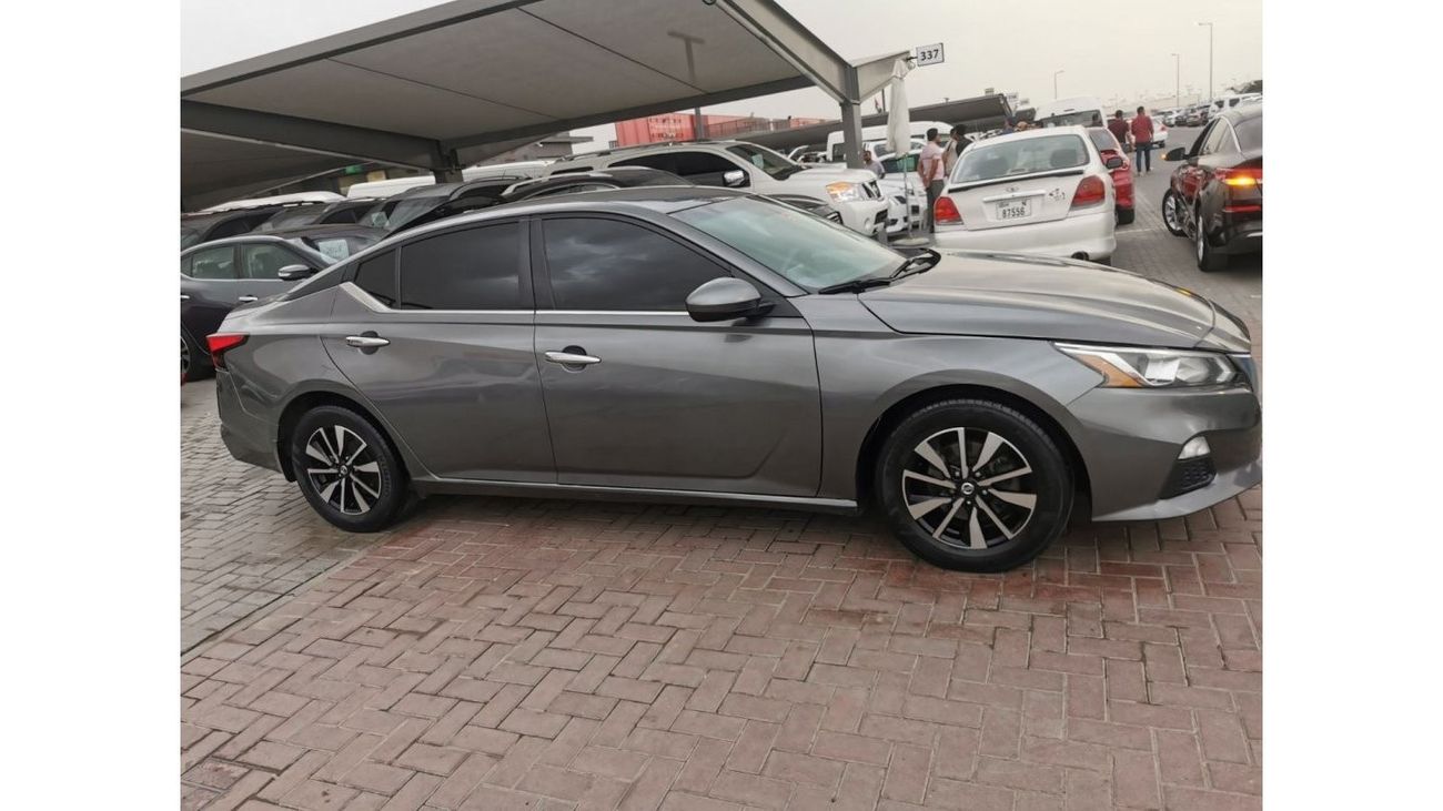 Used Nissan Altima SV 2020 for sale in Sharjah - 731366