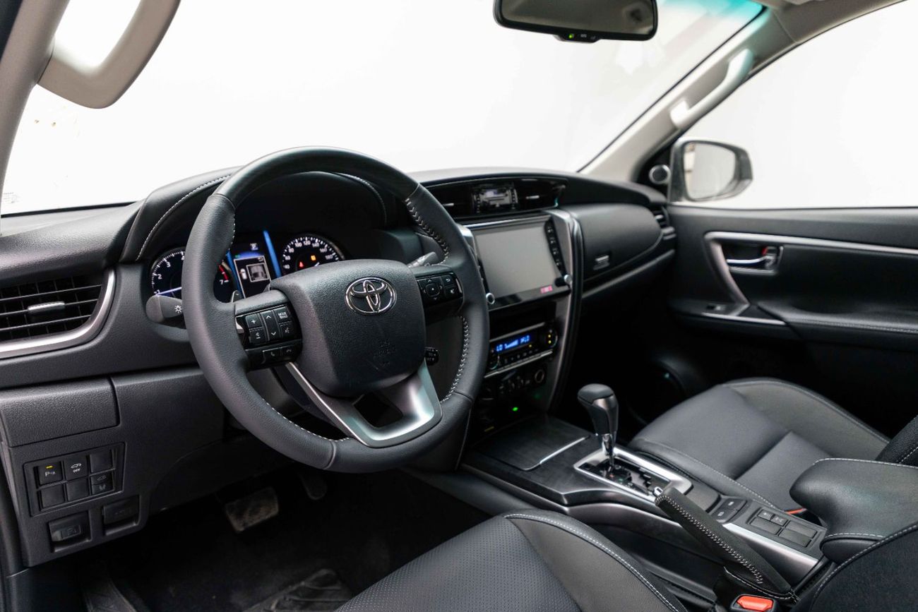 New Toyota Fortuner 4.0L - Platinum White Pearl Inside Black | Export ...