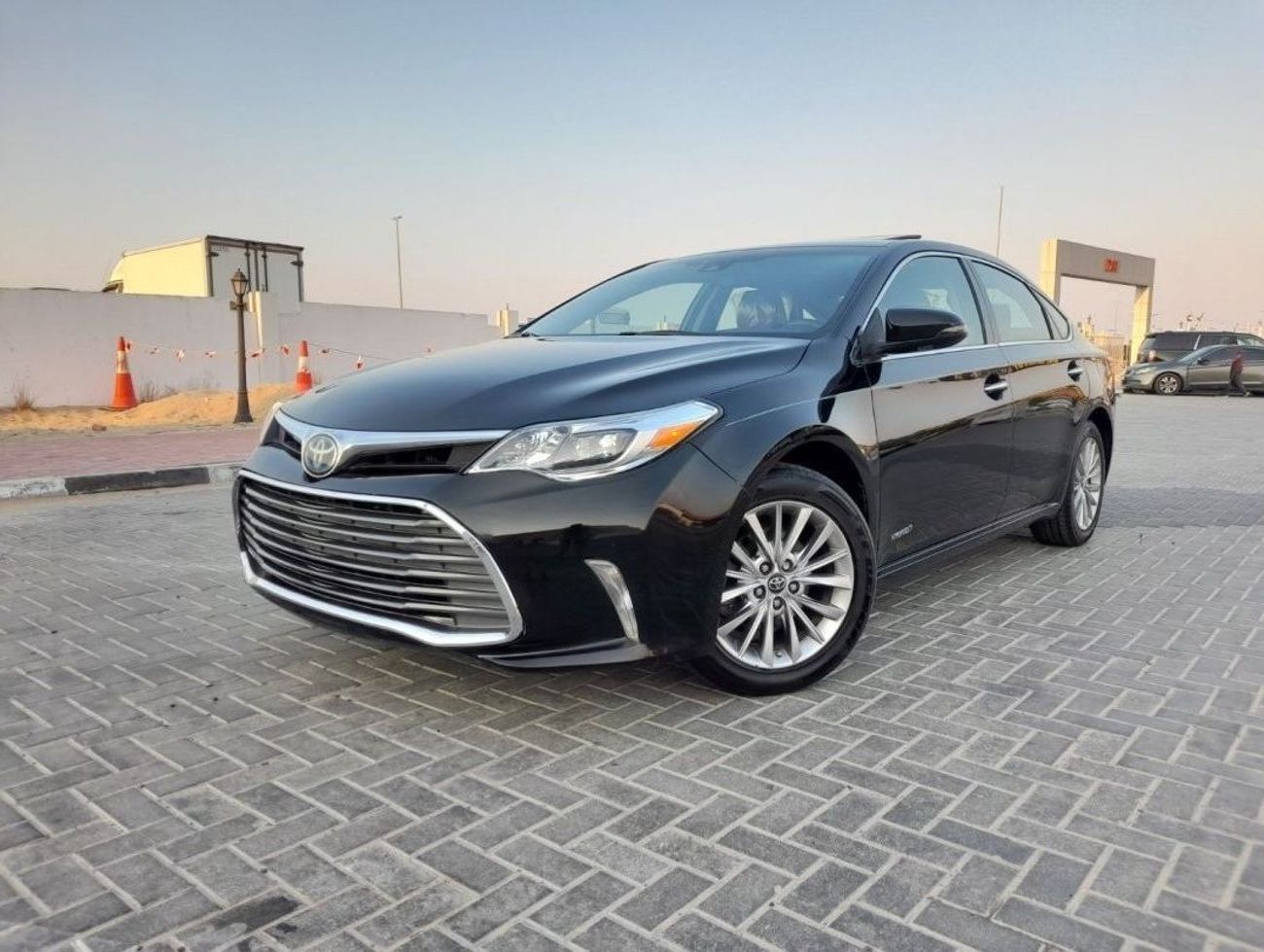 Used Toyota Avalon 2018 limited Hybrid 2018 for sale in Ajman - 788129
