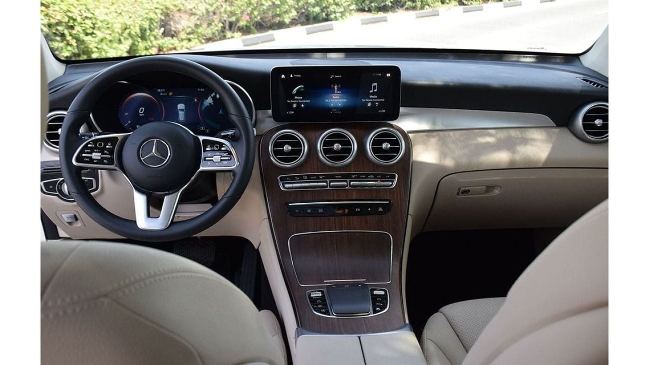 Used Mercedes-Benz GLC 300 Premium 2022 for sale in Dubai - 747358