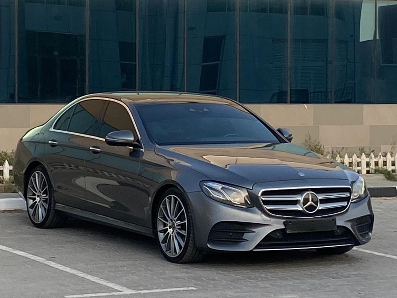Used Mercedes-Benz E300 Std 2018 for sale in Dubai - 746045