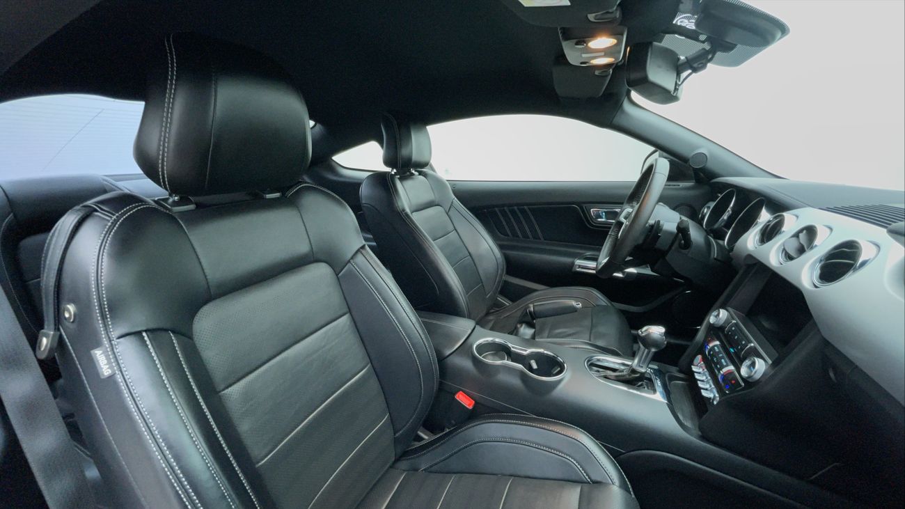 Used Ford Mustang GT Premium 5000 2016 for sale in Dubai - 472641