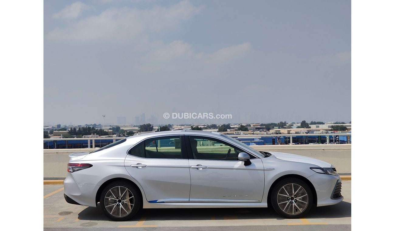 New Toyota Camry GLE Hybrid 2.5l Automatic 2023 for sale in Dubai - 594400