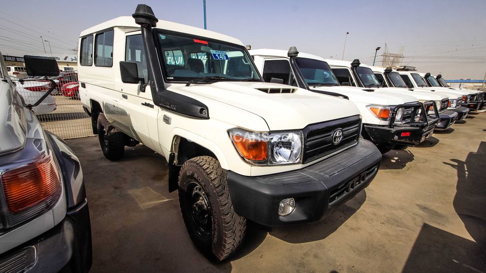 Used Toyota Land Cruiser 4WD hardtop troop carrier right hand drive 4.5 ...