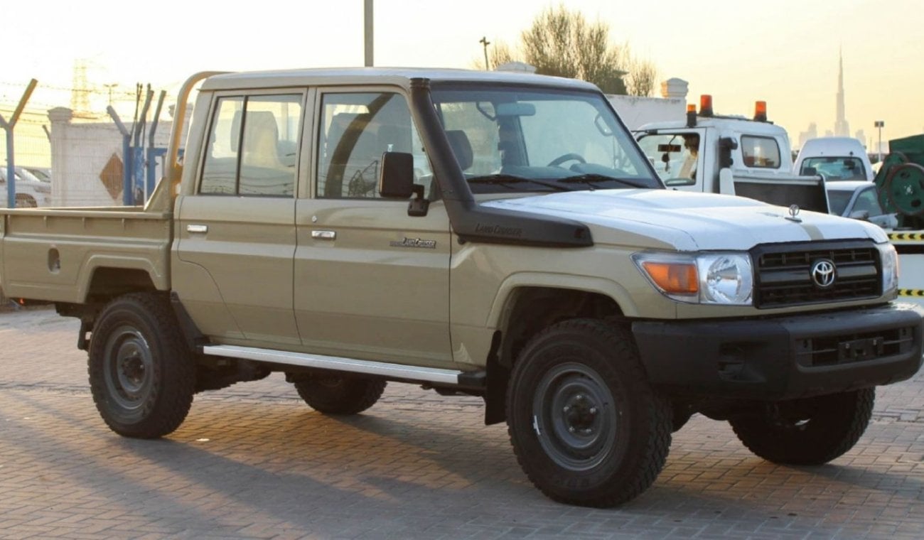 New Toyota Land Cruiser Pick Up LAND CRUISER LC79 DC 4.2L V6 DIESEL 2023 for sale in Dubai - 723557