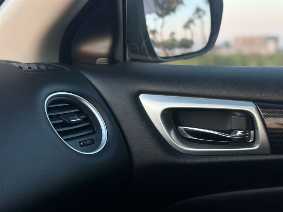 Used Nissan Pathfinder SL 3.5L (271 HP) 2019 for sale in Dubai - 795123