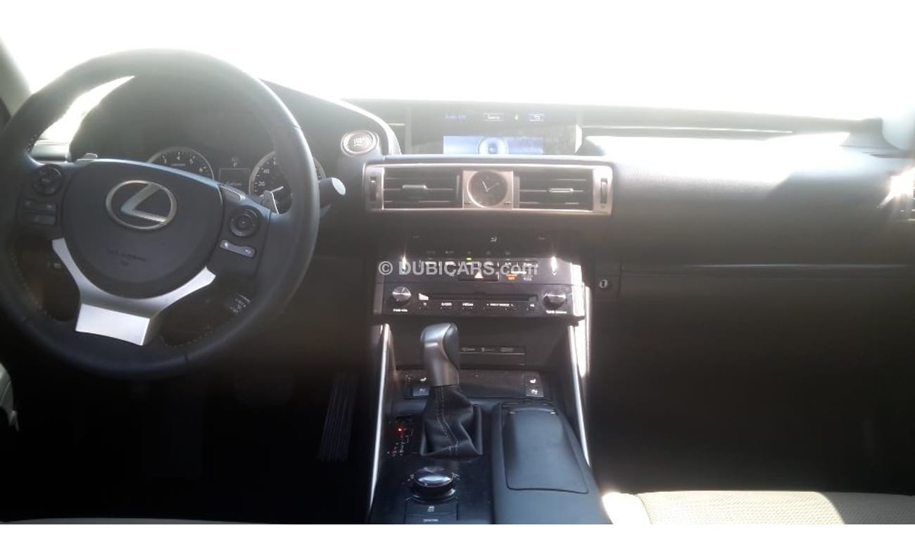 Used Lexus IS250 2014 for sale in Sharjah - 152667