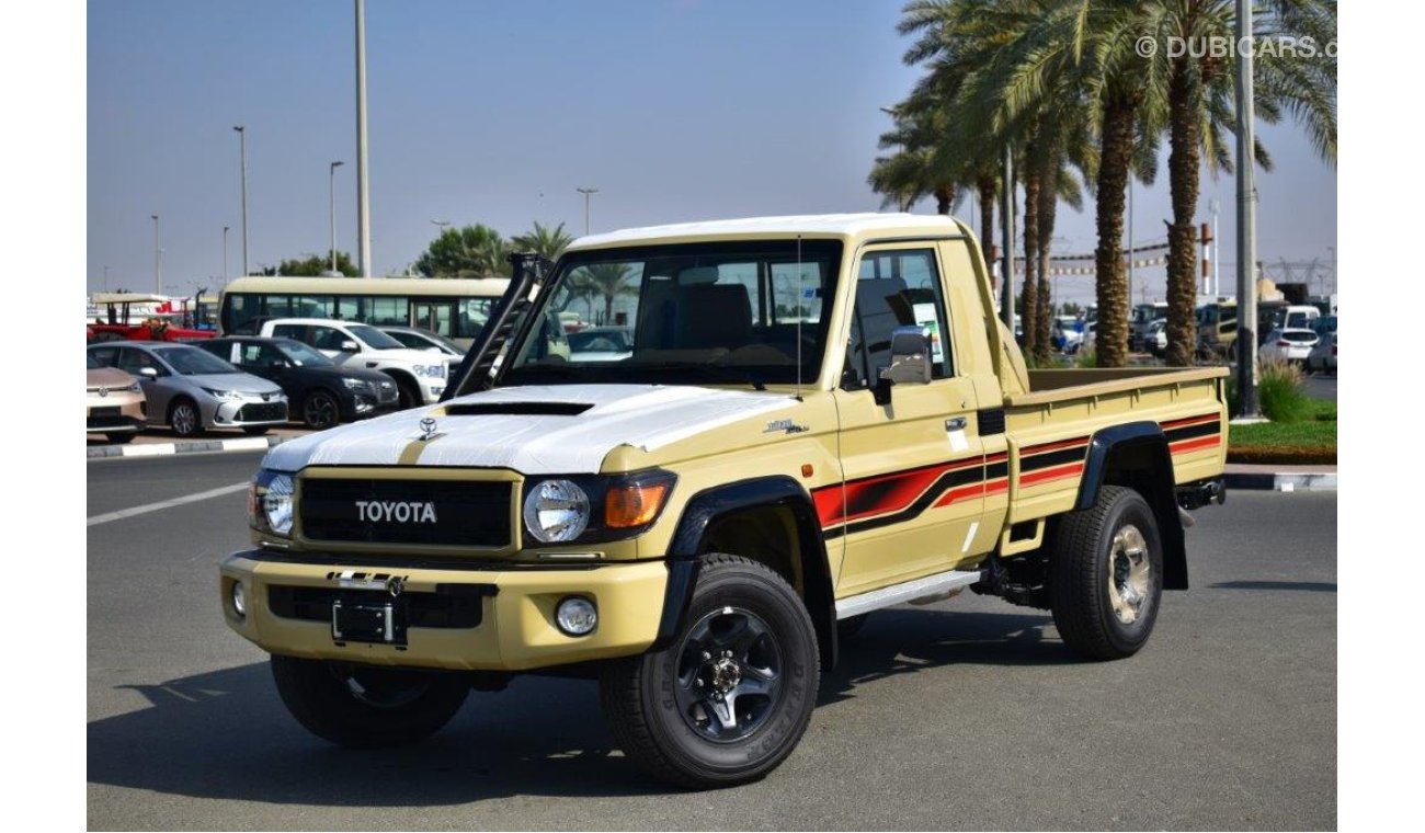New Toyota Land Cruiser Pick Up LC79 SC LX V8 4.5L Diesel MT 2023 for sale in Dubai - 568626