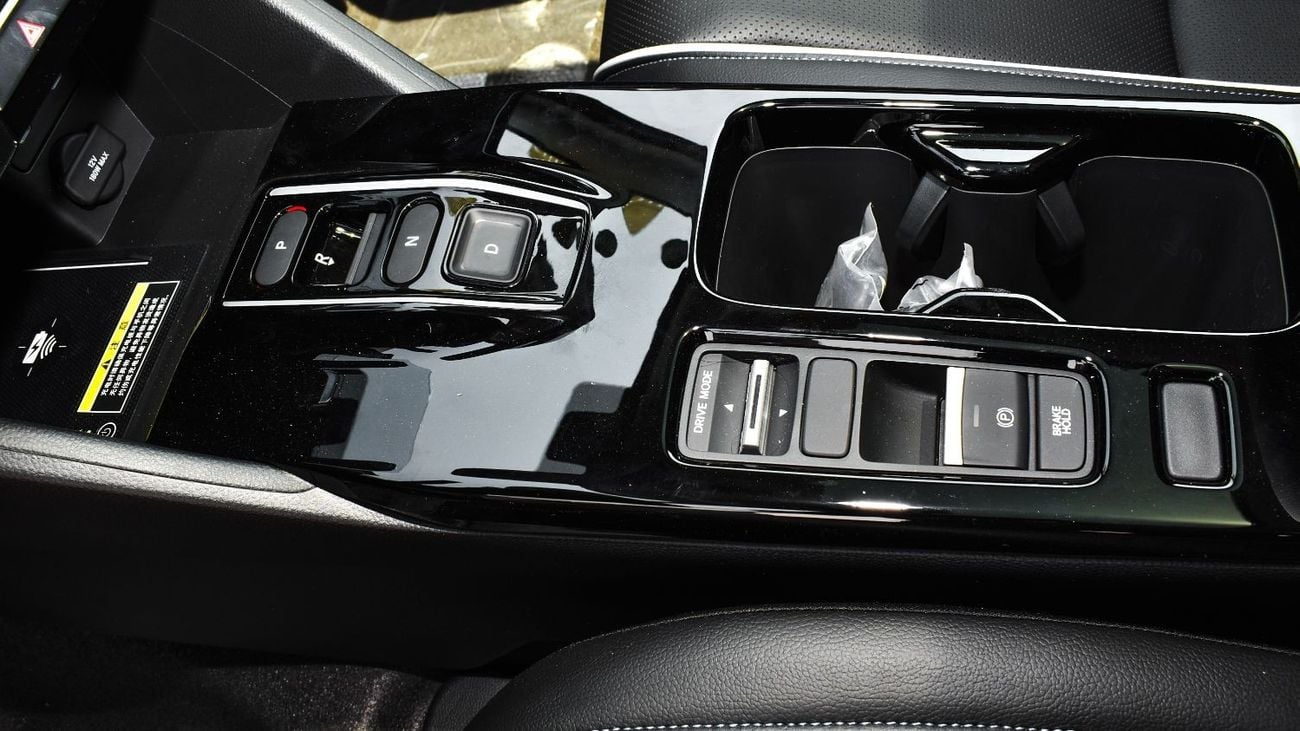 New Honda e:NS1 2023 Honda eNS1 E-Chi Edition - Black inside Black 2023 for sale in Dubai - 699933