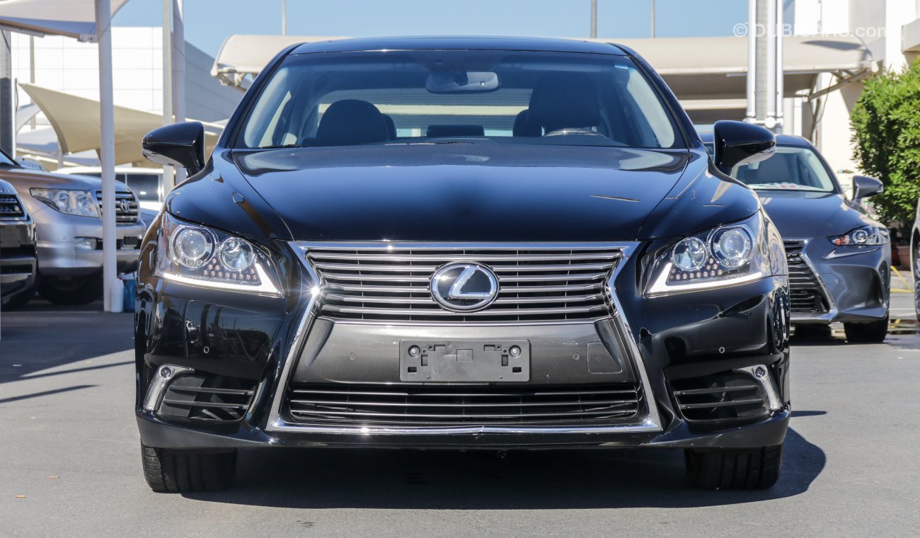 Used Lexus LS460 2016 for sale in Dubai - 300142