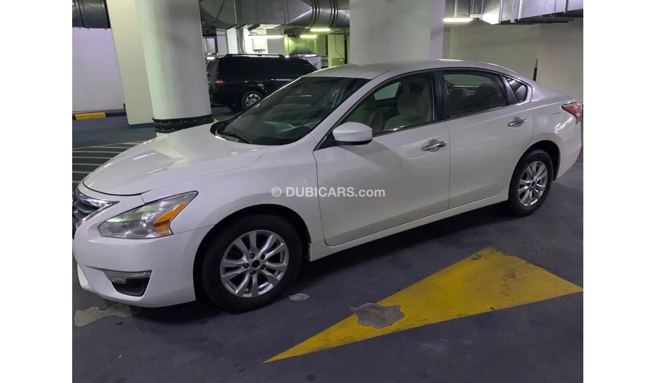 Used Nissan Altima 2.5L 2015 for sale in Dubai - 606431