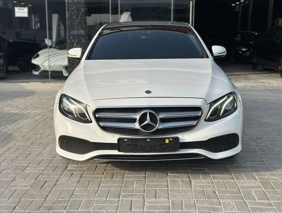 مستعملة مرسيدس بنز E300 Std 2018 للبيع في دبي - 777558