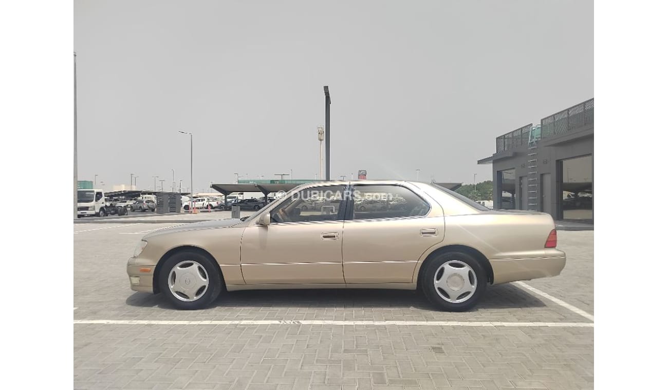 Used Lexus LS 400 2000 2000 for sale in Sharjah - 639035