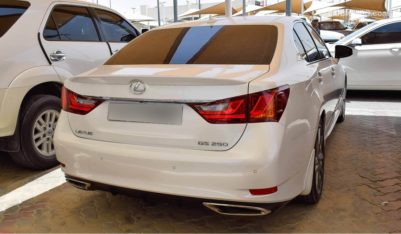 Used Lexus GS250 2014 for sale in Sharjah - 230515