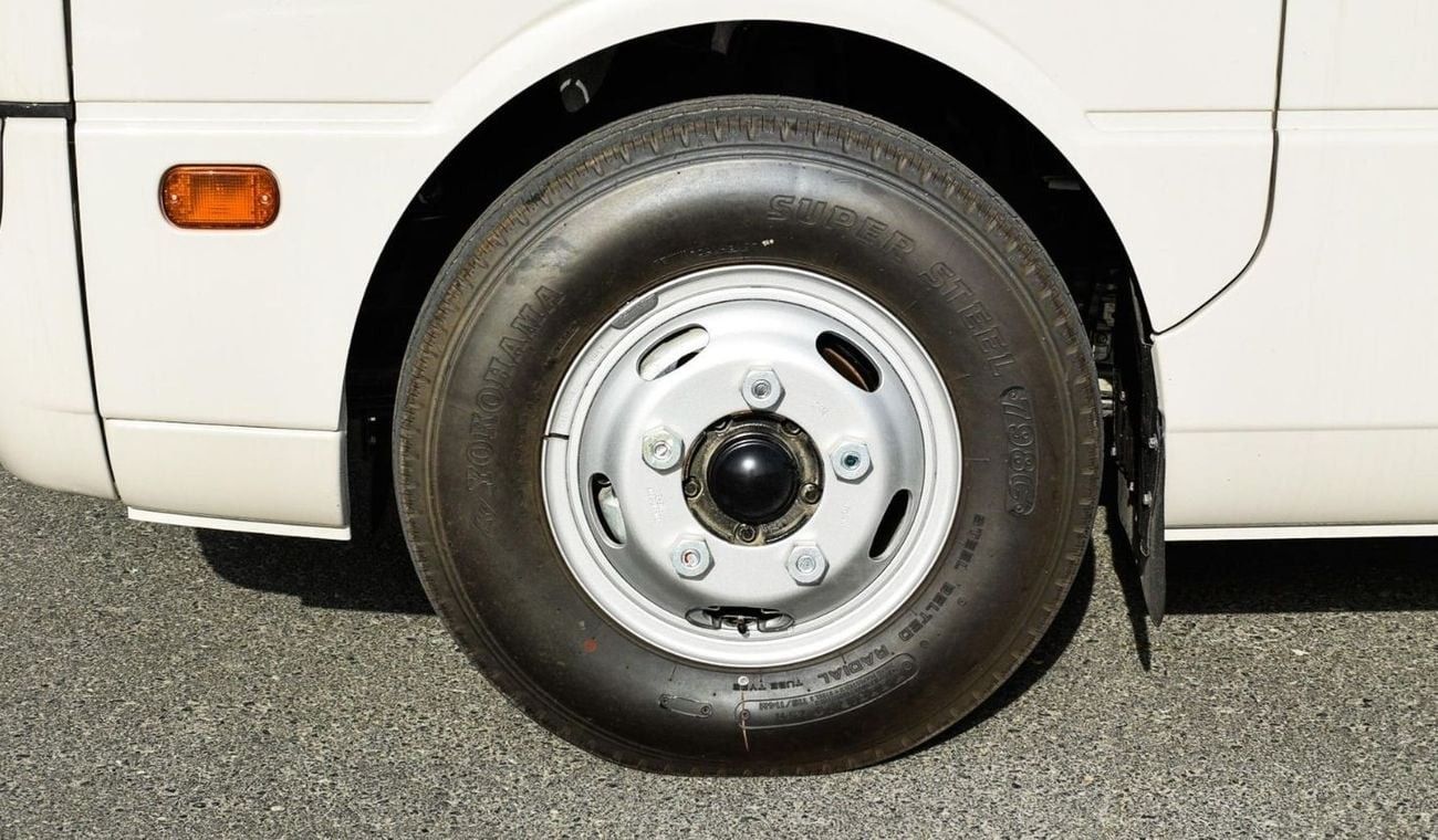 New Mitsubishi Rosa Fuso 30 seats 2024 for sale in Dubai - 800526