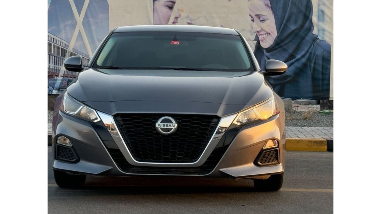 Used Nissan Altima SV 2020 for sale in Sharjah - 746921