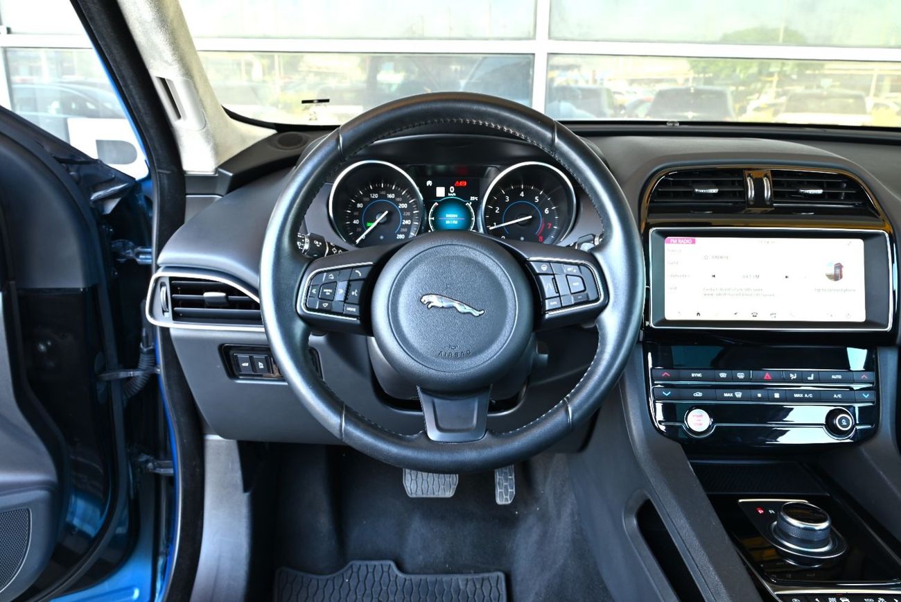 Used Jaguar F-Pace Prestige Jagua F-Pace - Panoramic Roof - Big Screen ...