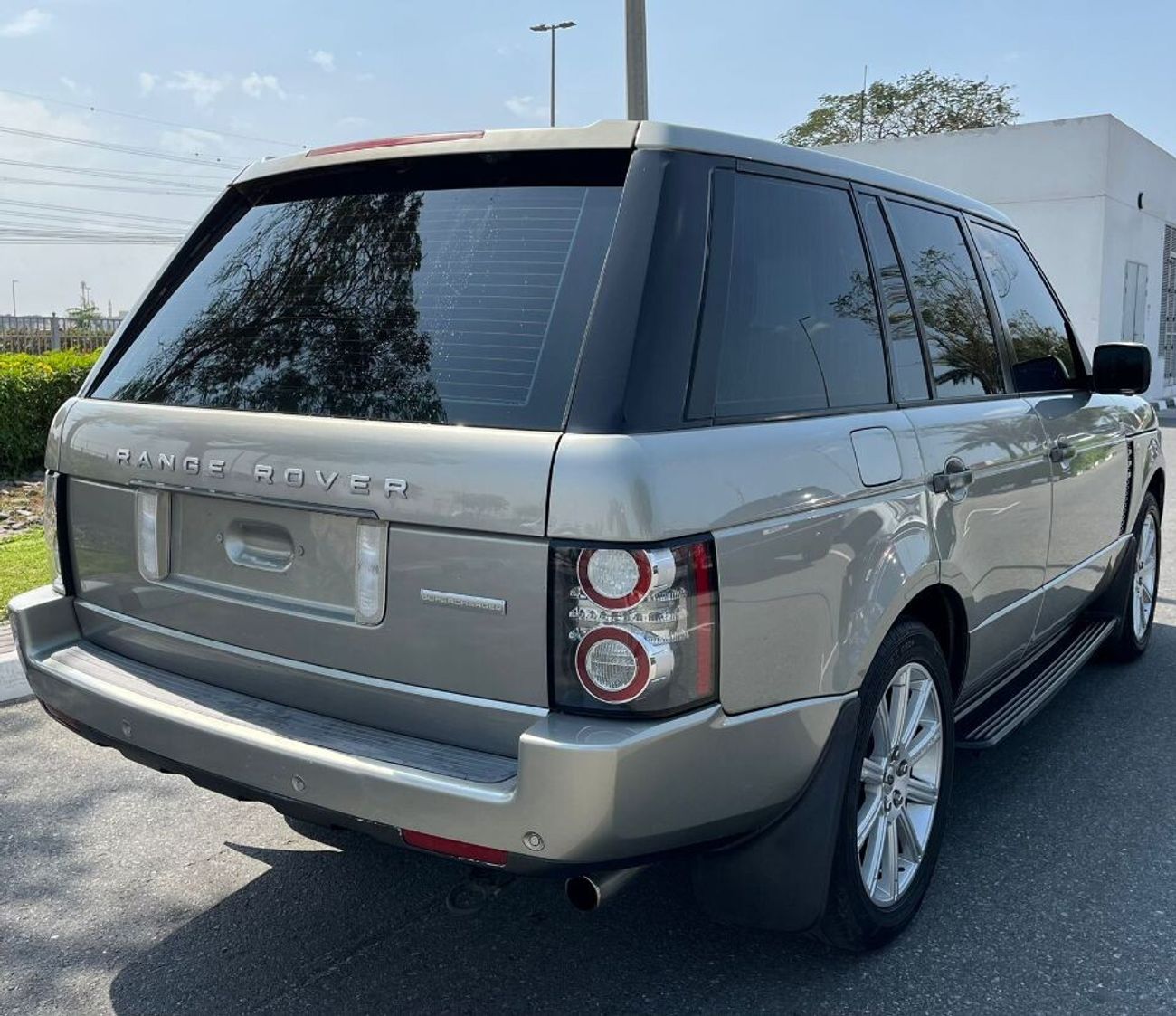 Used Land Rover Range Rover 2011 range rover vouge super charged gcc ...