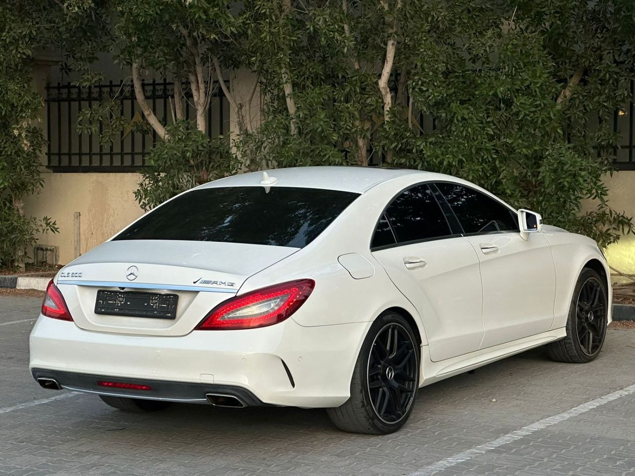 Used Mercedes-Benz CLS 500 Std 2015 for sale in Dubai - 713035