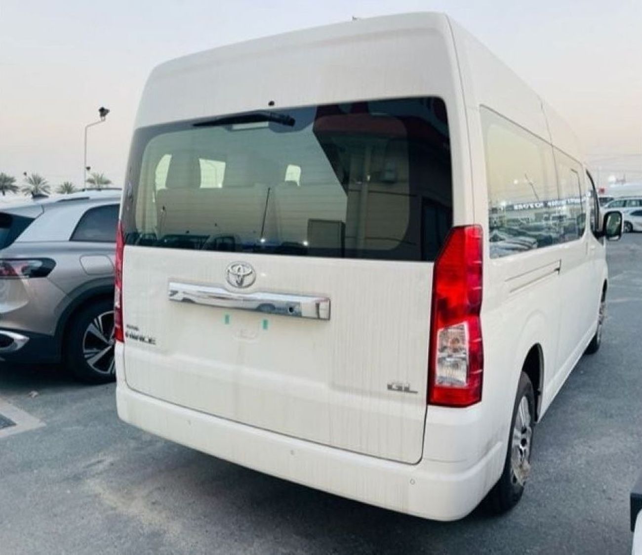 جديدة تويوتا هاياس Hiace 2.8 L HIGH ROOF GL HR manual FULL OPTION BRAND NEW 2023 للبيع في دبي ...