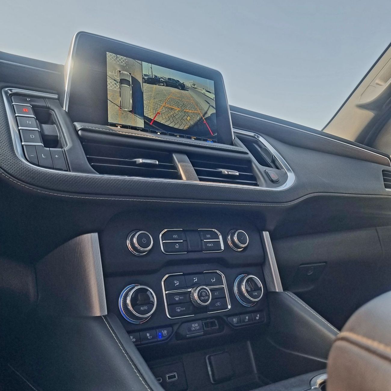 Used GMC Yukon SLT Clean Title 2022 for sale in Dubai - 702421