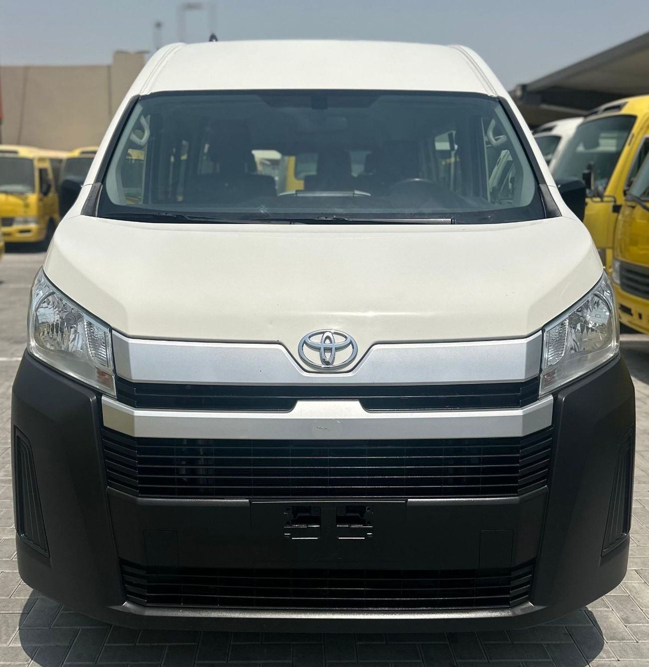 Used Toyota Hiace Commuter GL High Roof 2019 for sale in Dubai - 757464