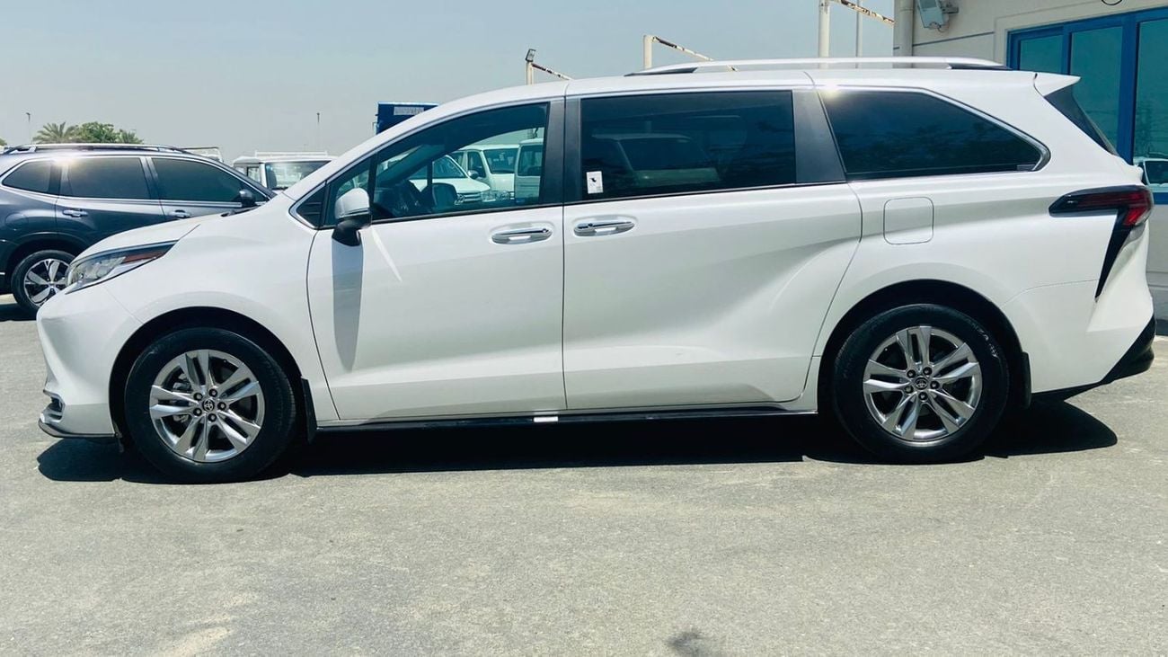 New 2024 Toyota Sienna 2.5L Hybrid Limited AWD Full options 2024 for sale in Dubai - 741790