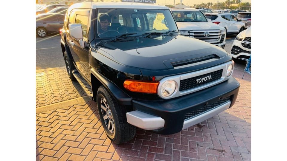 Used Toyota FJ Cruiser Toyota FJ Crusier RHD model 2013 car very clean ...