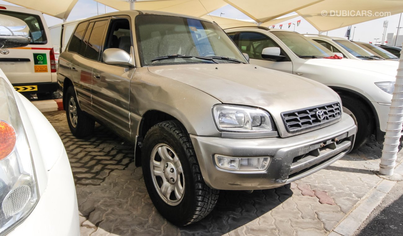 Used Toyota RAV4 2000 for sale in Sharjah - 89963