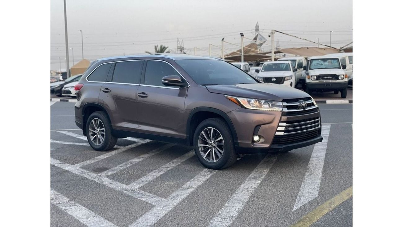 Used 2019 Toyota Highlander XLE 4x4 - 3.5L V6 - Full Option Special ...