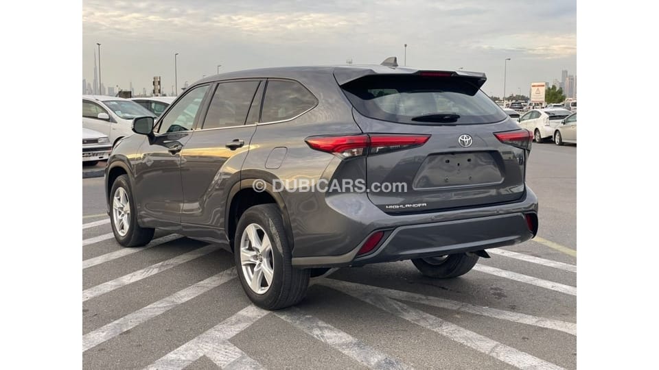 Used 2020 Toyota Highlander LE 2020 for sale in Dubai - 572866