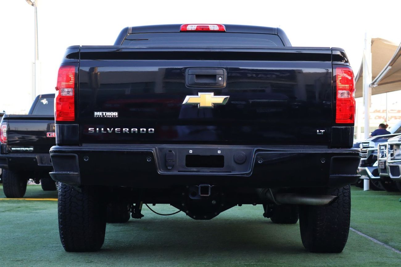 Used Chevrolet Silverado LT2 Z71 2018 for sale in Sharjah - 707534