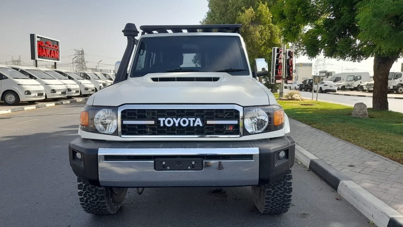 Used Toyota Land Cruiser 70 V8 1VD diesel manual low kms Right-Hand drive 2017 for sale in Dubai ...