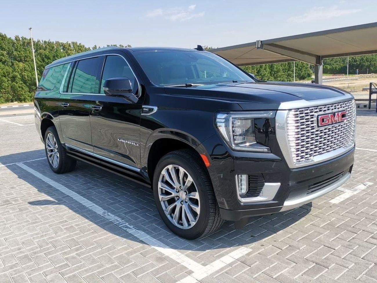 Used GMC Yukon GMC Denali - 2022 - Black 2022 for sale in Sharjah - 709718