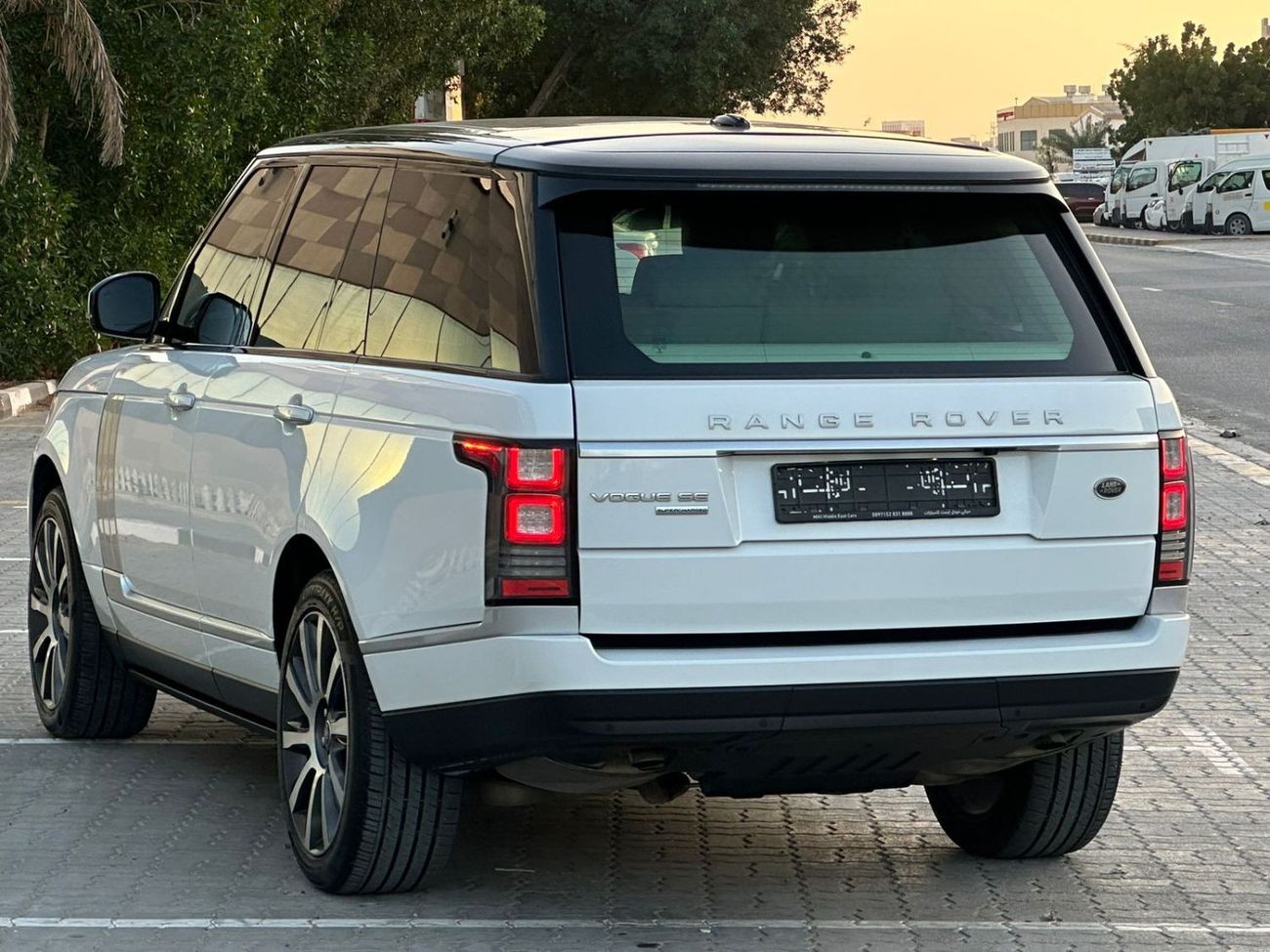 Used Land Rover Range Rover Vogue 2015 for sale in Dubai - 715678