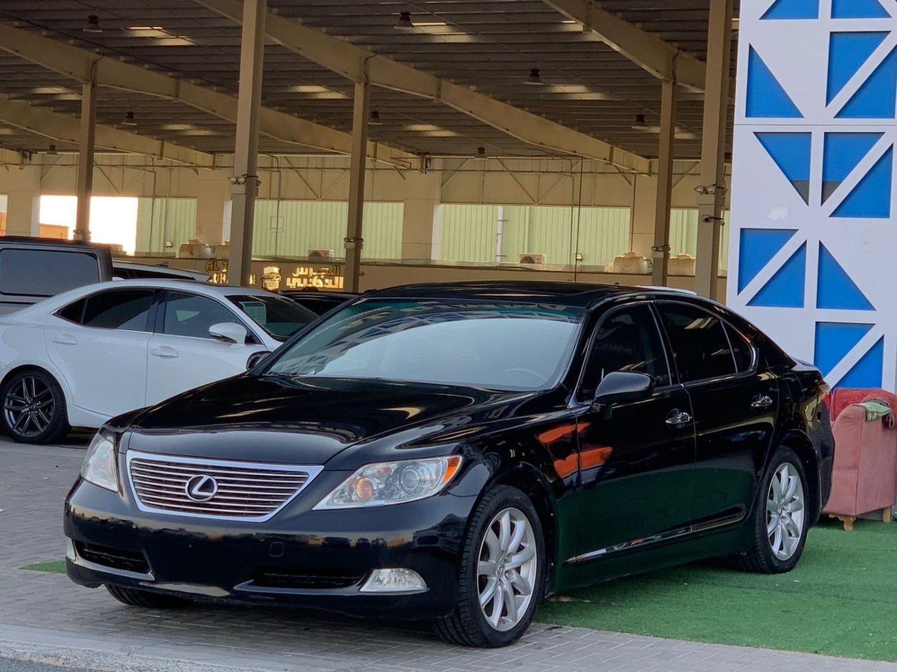 Used Lexus LS460 2008 for sale in Dubai - 764346