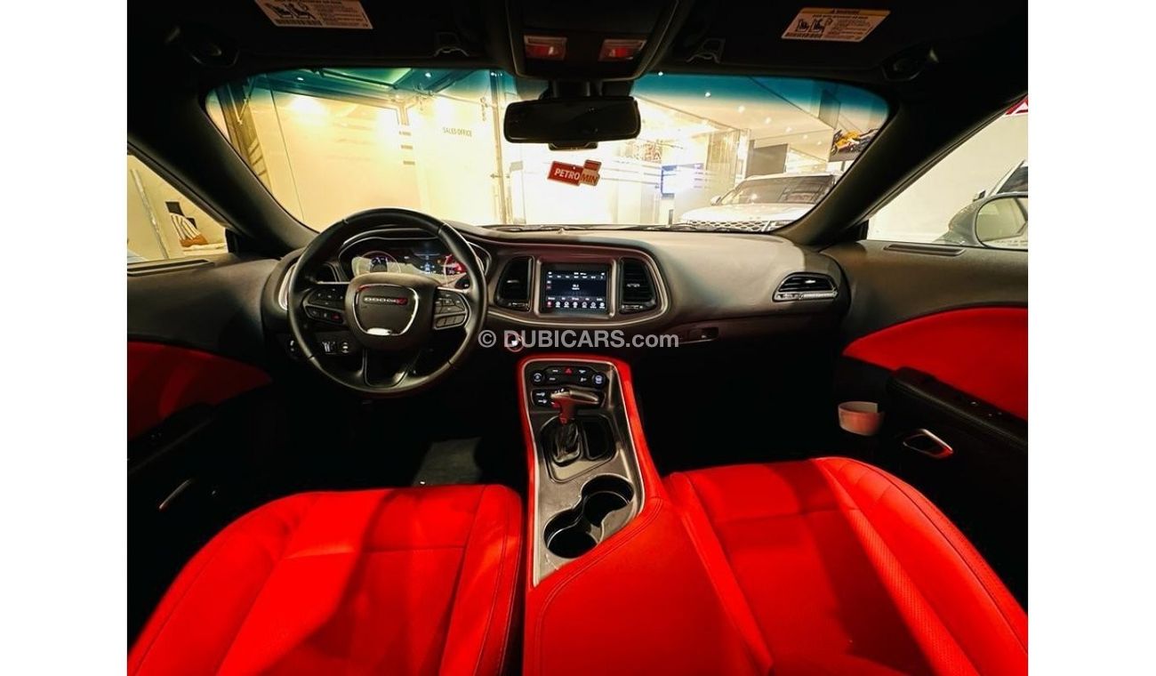Used Dodge Challenger SXT SRT 2020 for sale in Dubai - 673137