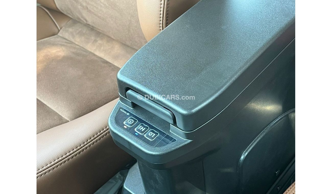 New Toyota Land Cruiser Hard Top LC 71 HT 3 DOOR 4.0L AT PTR 2024 for ...