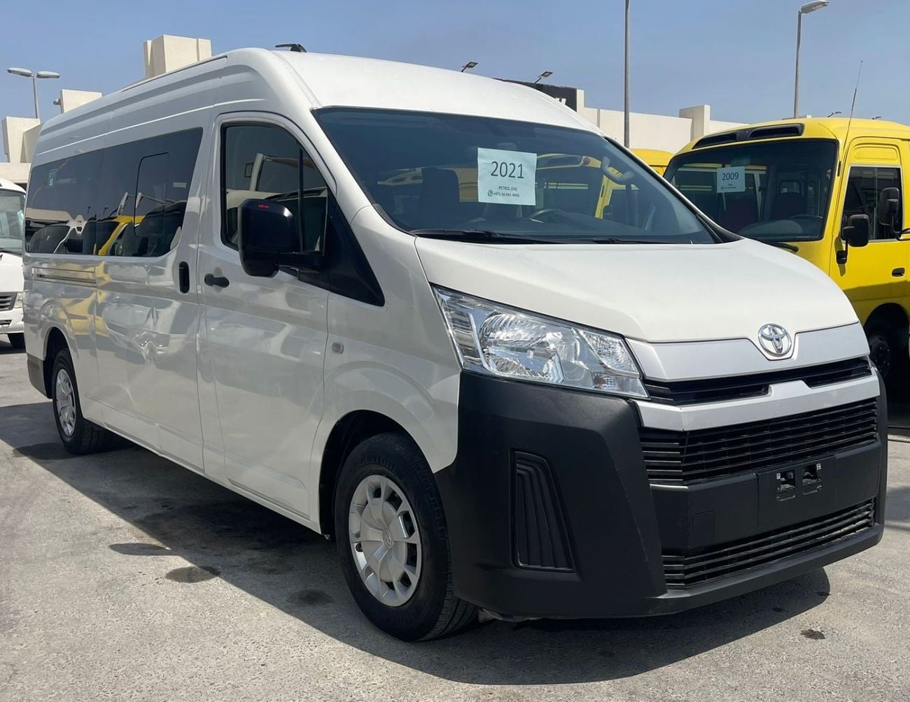 Used Toyota Hiace Commuter GL High Roof 2021 for sale in Dubai - 773378