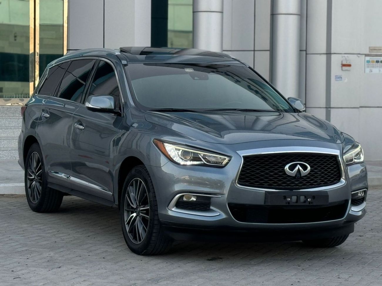 Used Infiniti QX60 Luxury 2016 for sale in Sharjah - 744779
