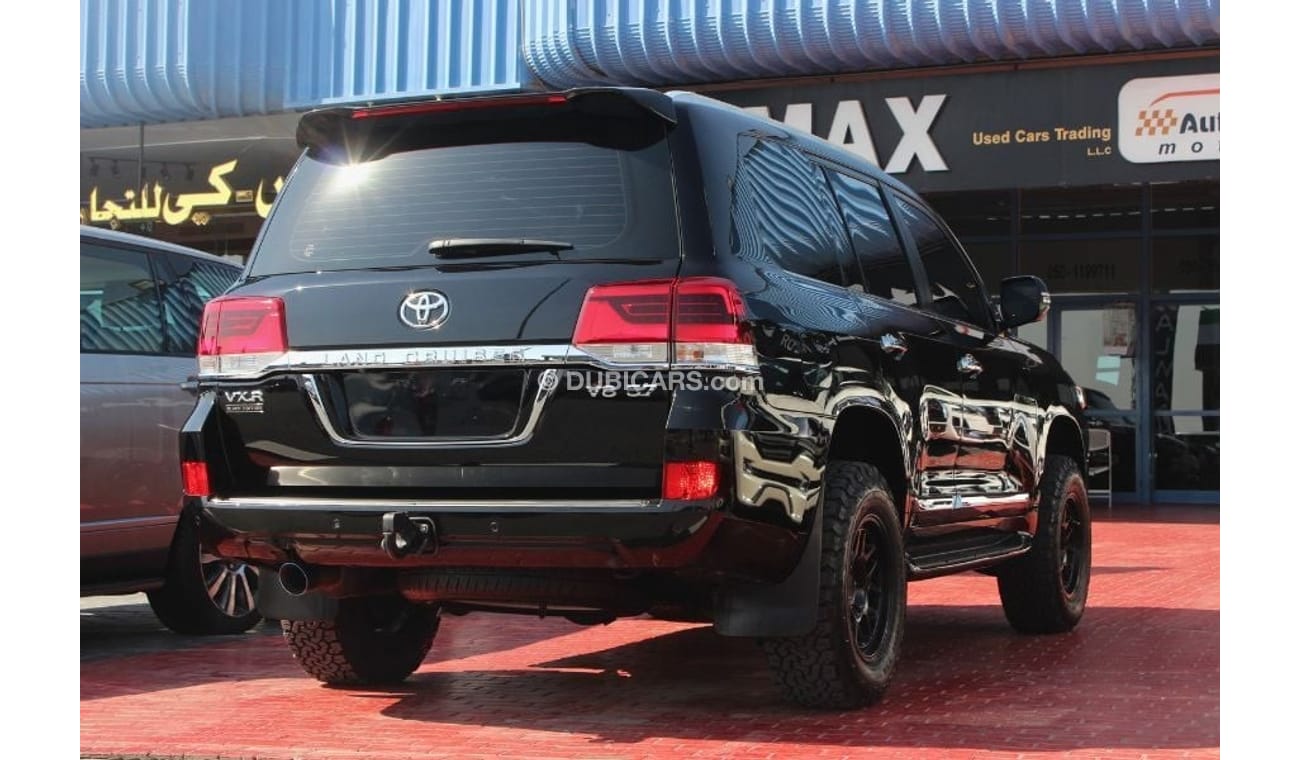 Used Toyota Land Cruiser VXR V8 GCC 2018 for sale in Dubai - 690860