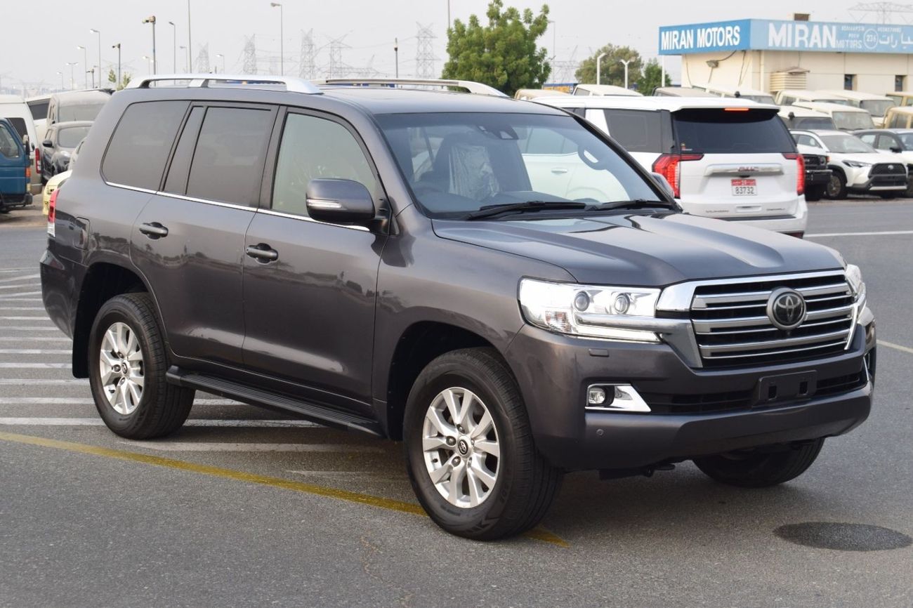 Used 2018 TOYOTA LAND CRUISER VX V8 2018 for sale in Dubai - 772111